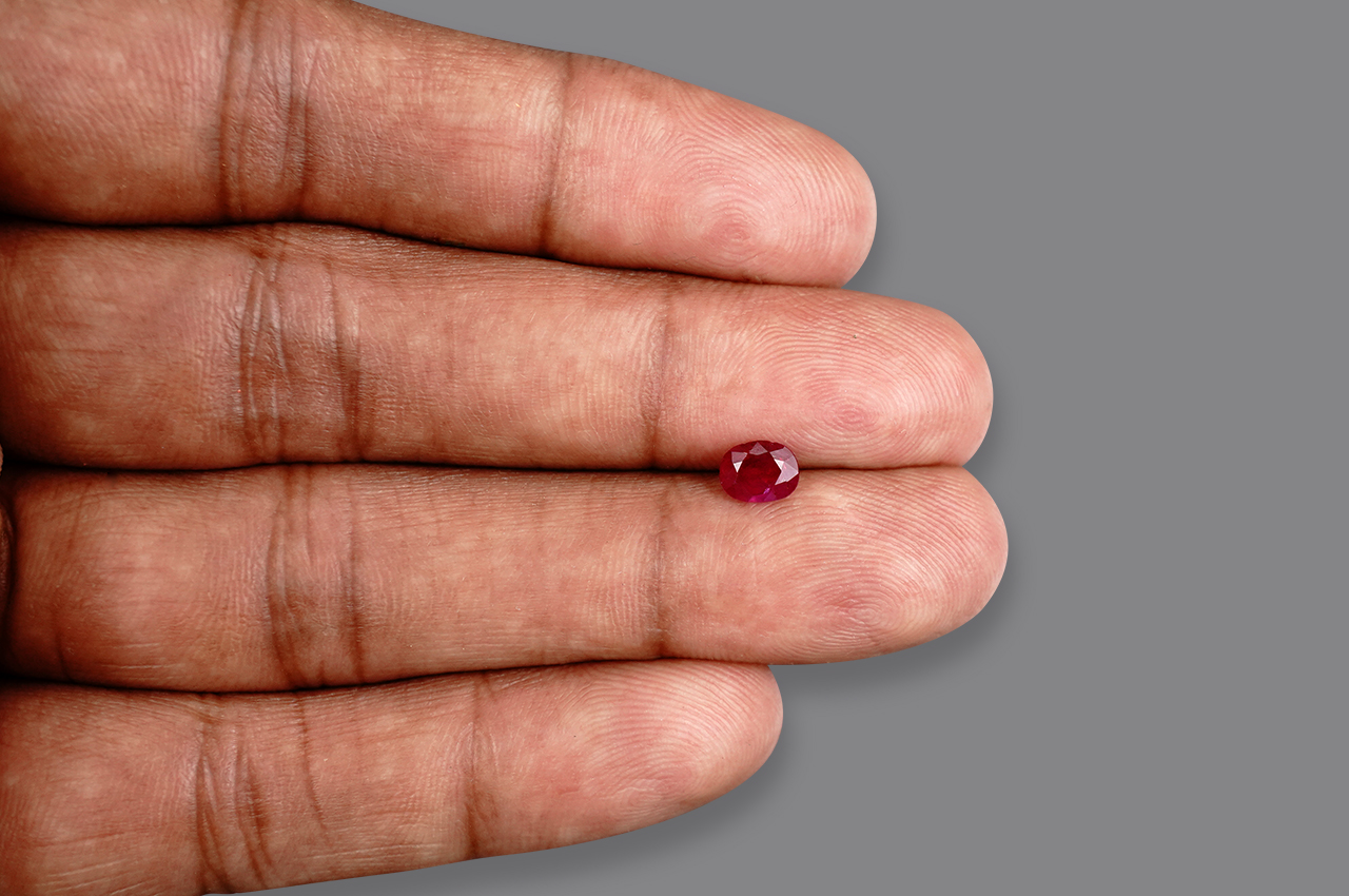 Natural old Burma Ruby - 0.83 carats - Rudra Centre