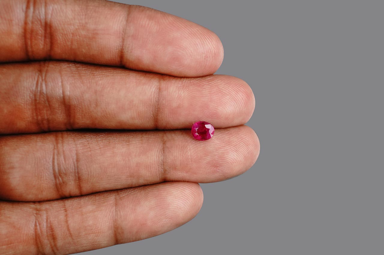 Natural old Burma Ruby - 0.88 carats - Rudra Centre