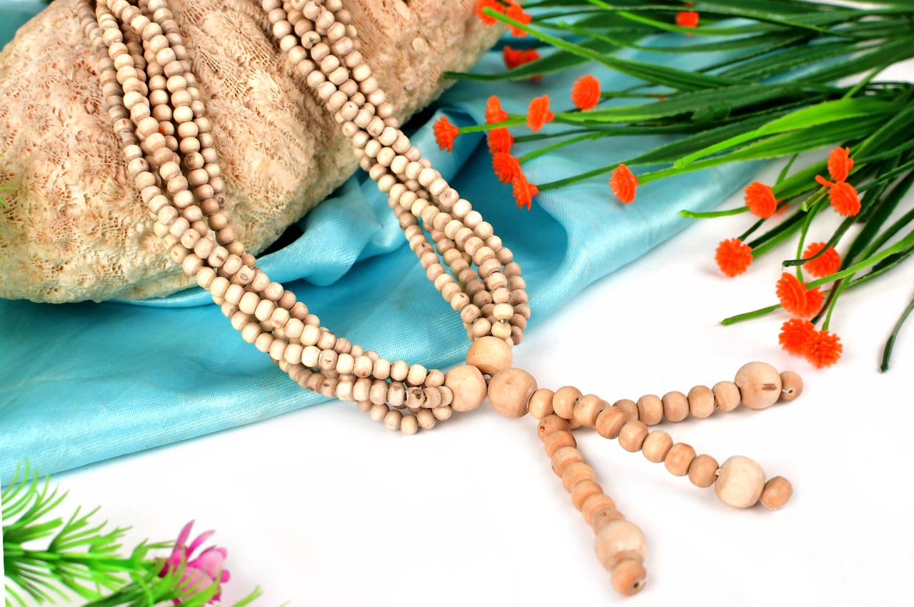 Get a high quality Tulsi Kanthi with strand kanthi @Best Price