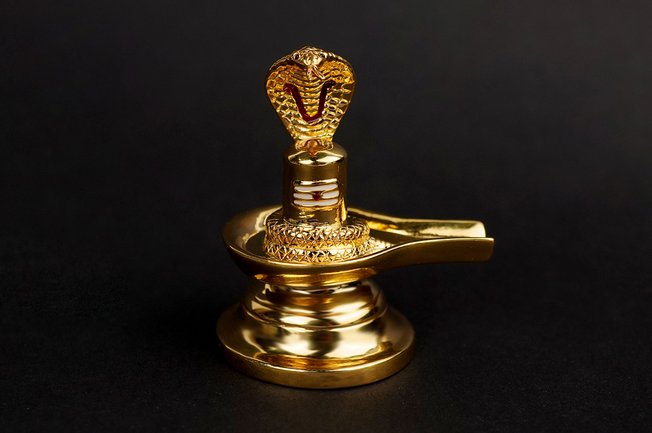 Shivling in Pure Gold (22K) - Rudra Centre