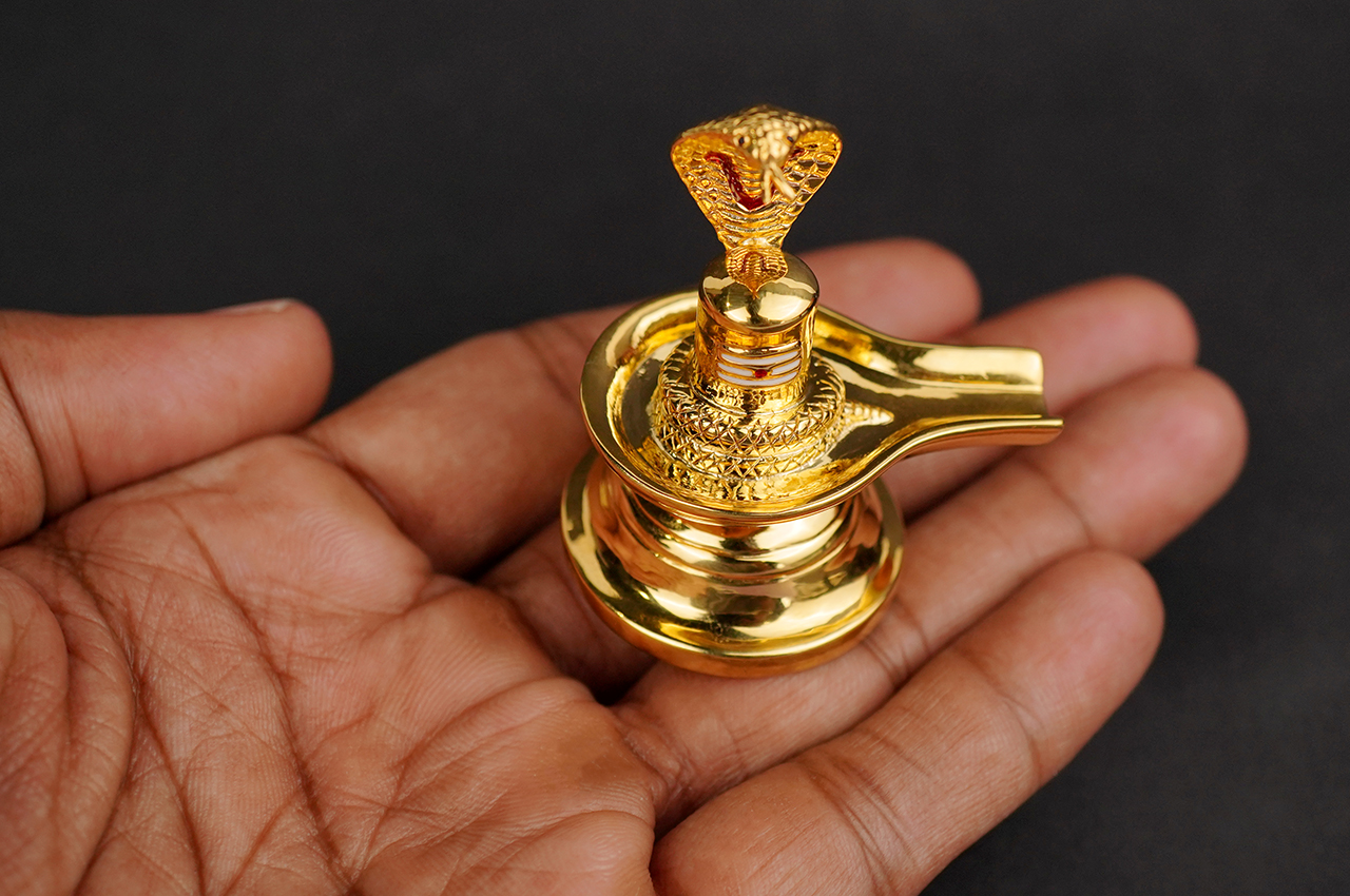 Shivling in Pure Gold (22K) - Rudra Centre