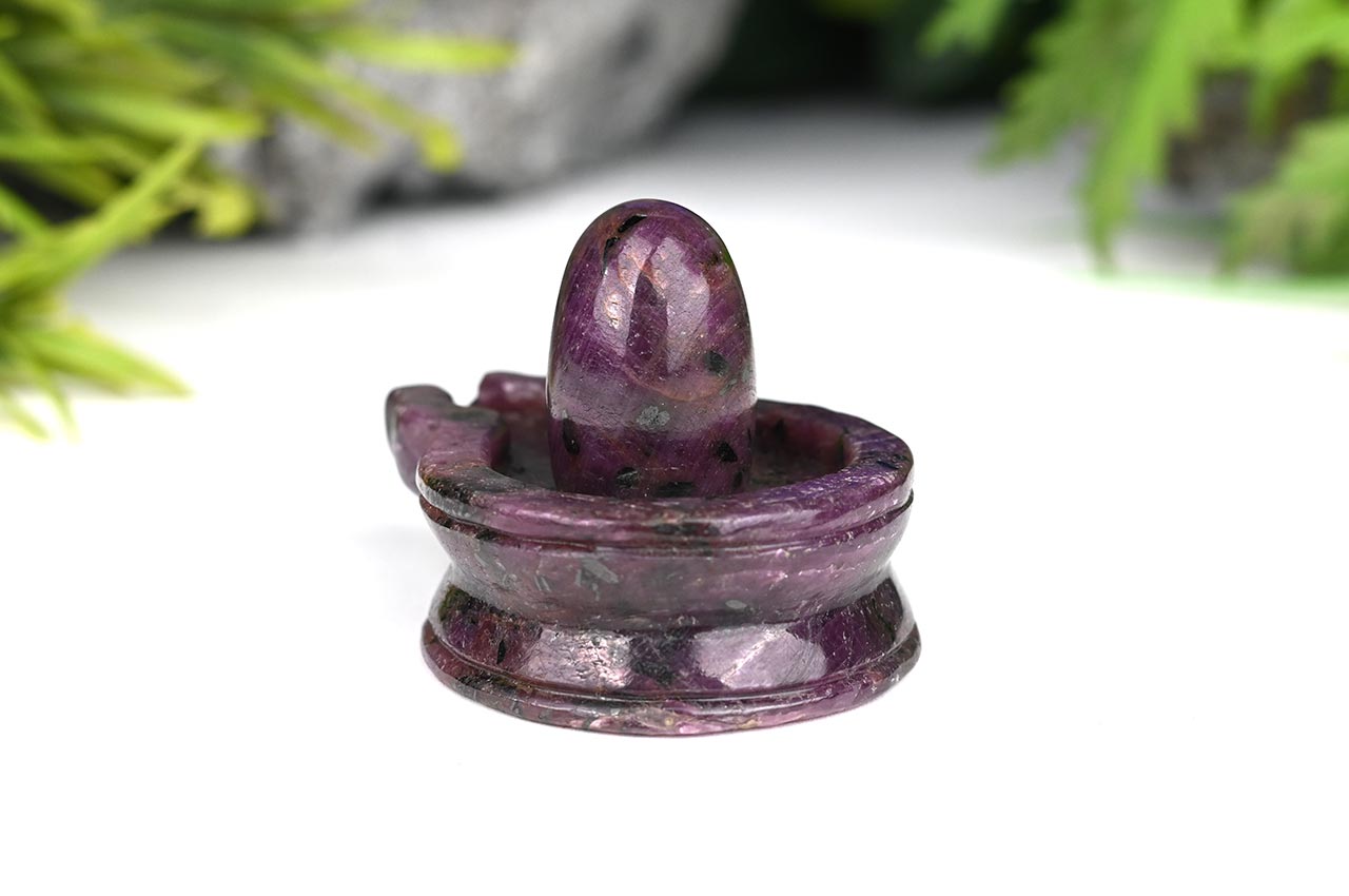 Ruby Shivling - 660 carats - Rudra Centre