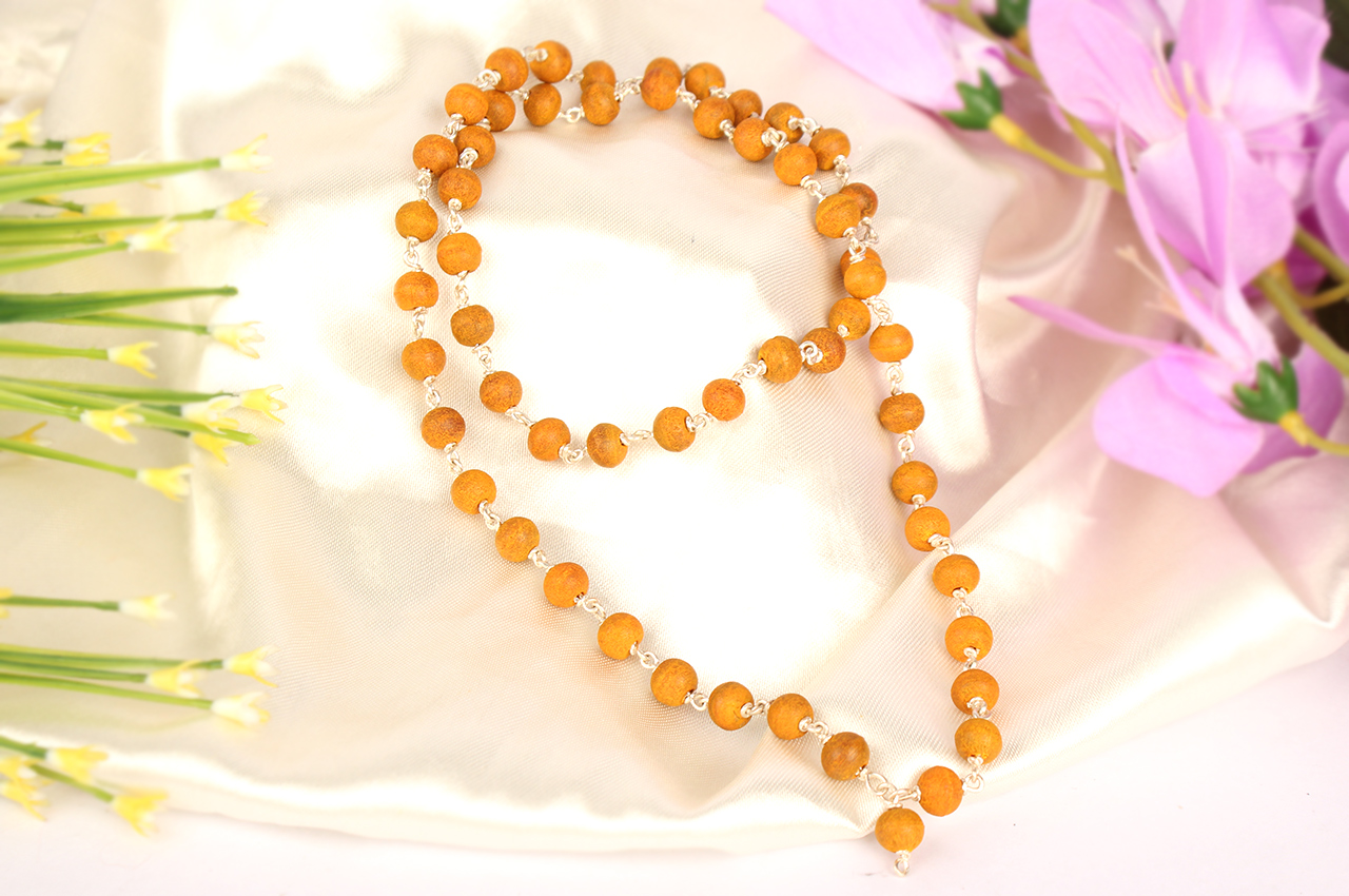 Turmeric mala in silver with knots - Rudra Centre