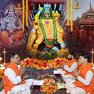 Bhoot Pret Badha Nivaran Puja at Shree Bade Hanuman Mandir, Prayagraj ...