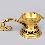 Panchajyot Aarti Diya (5 Wicks Lamp) With Handle