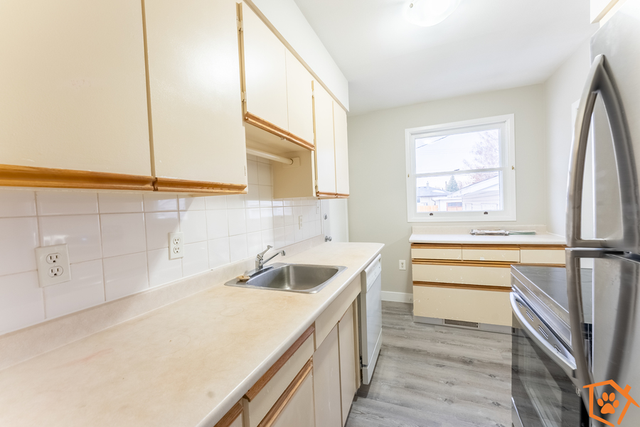 1827a 16 Ave S, Lethbridge, AB T1K 0Z3 | Renters Choice & Management LTD