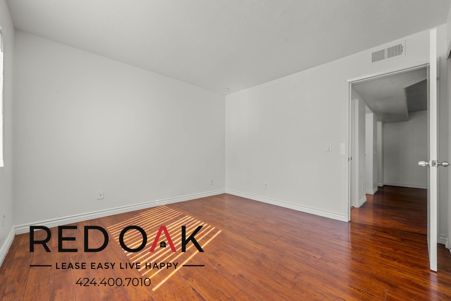 15012 Sherman Way - 104, Van Nuys, CA 91405 | Red Oak