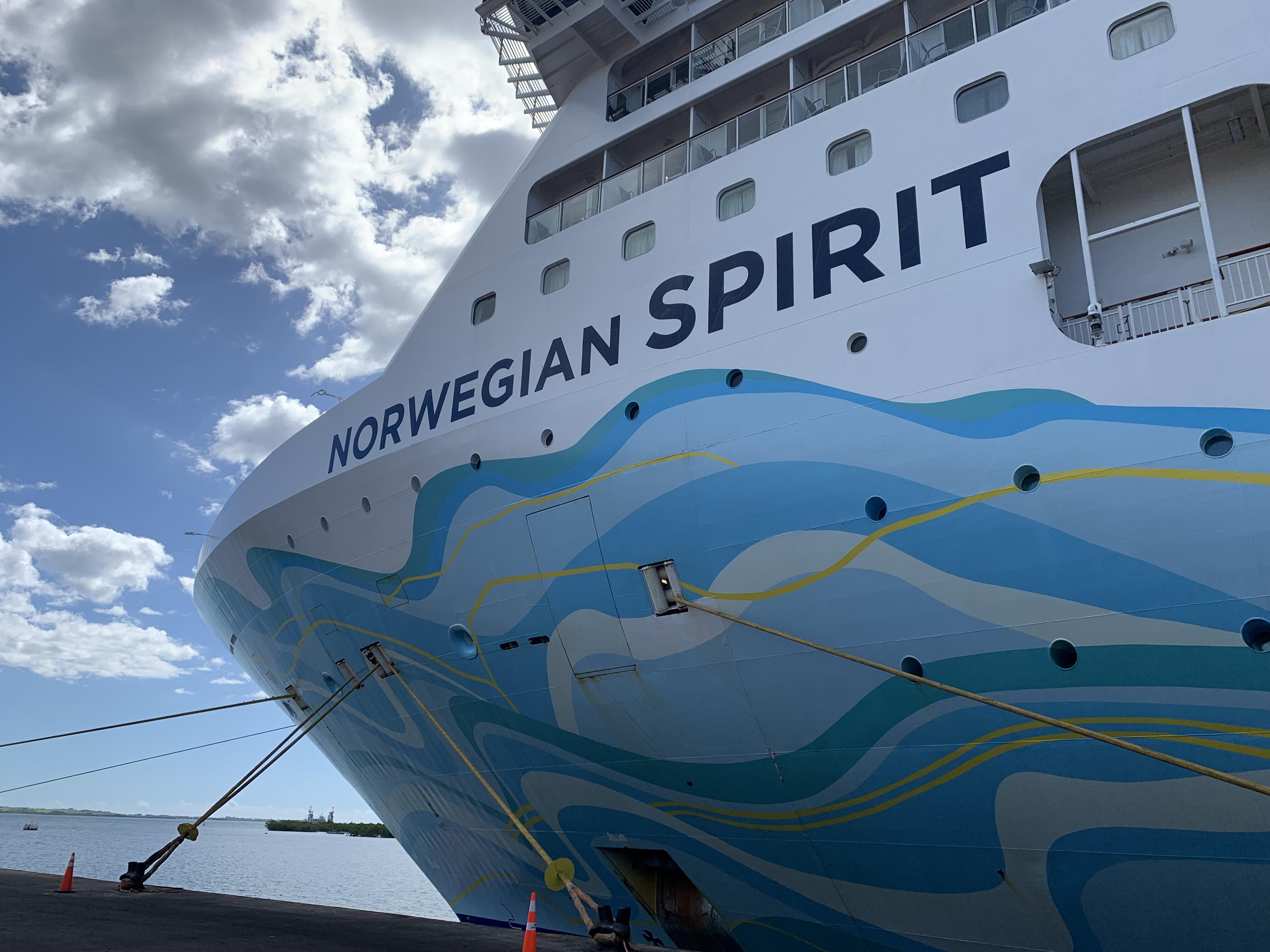 Live Aboard Norwegian Spirit in the South Pacific