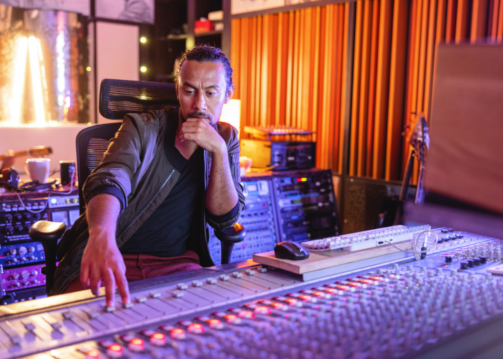 Understanding Sound Recording Engineer Salaries and Career Insights | AVIXA