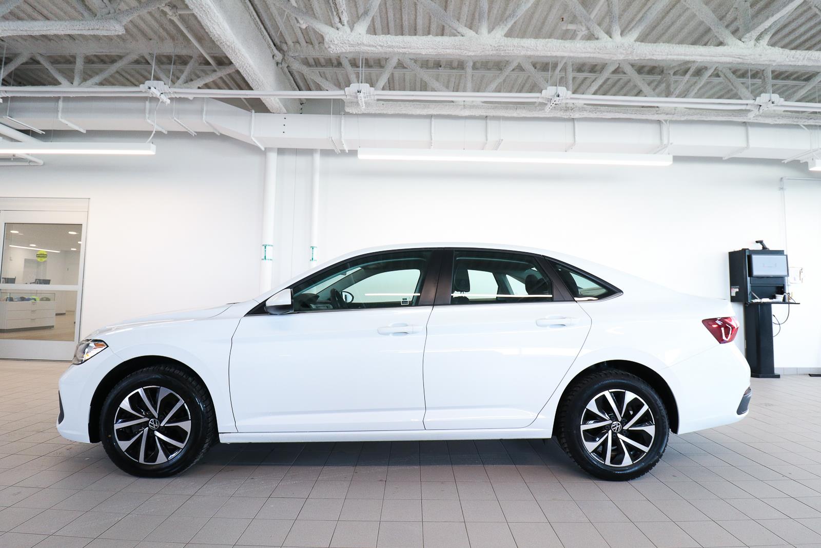Laval Volkswagen situé au 2125 rue Frank-Carrel Québec - 418 687-4451