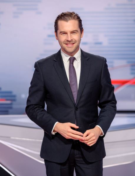 Julio Vaqueiro Succeeds José Diaz-Balart as Anchor of Noticias Telemundo