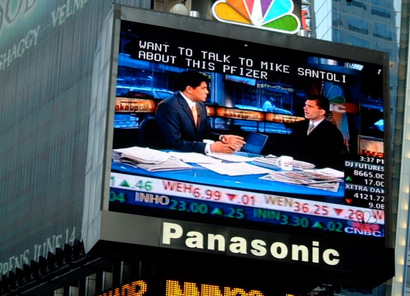 CNBC’s Carl Quintanilla and Mike Santoli Are On-Air Together Just Like ...