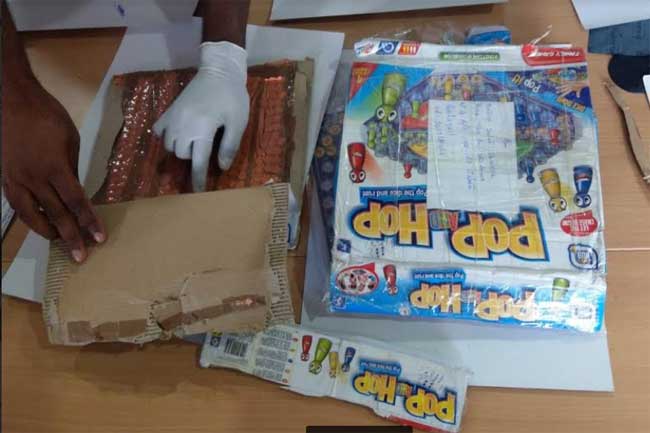 පෘතුගාලයෙන් එවු මත් පෙති තොගයක් සමඟ පුද්ගලයෙක් අත්අඩංගුවට