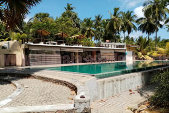 සුඛෝපභෝගී නිවාඩු නිකේතනයක් නිරෝධායන මධ්‍යස්ථානයක් ලෙස නාවික හමුදා බාරයට