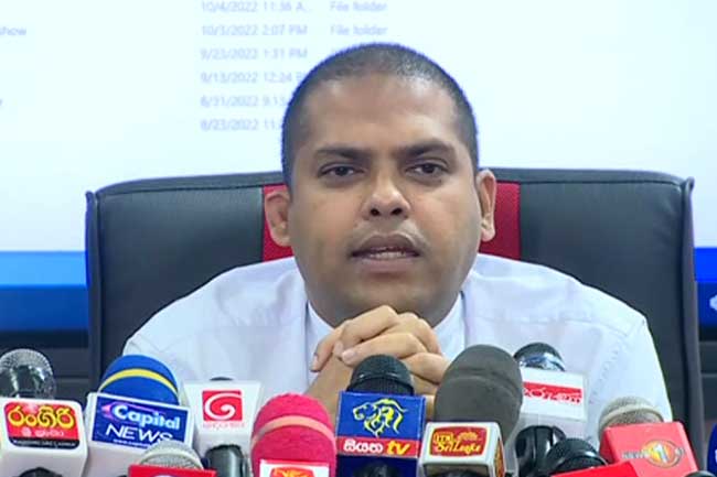 ප්‍රශ්නයක් වුණොත් සජිත් වගකියන්න ඕනේ - හරීන්