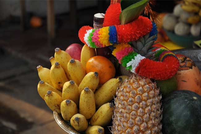 කතරගම දේවාලයේ පඬුරුවලට මොකද වෙන්නේ