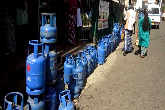 හැටන් නගරයේ ගෑස් පෝලිම