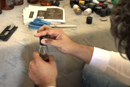 ව්‍යාජ ලේබල් අලවා සිදුකළ මත්පැන් ජාවාරම හෙළිවෙයි