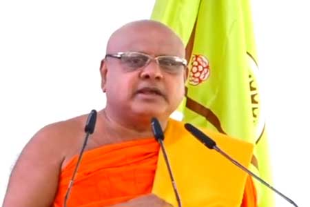 ශ්‍රද්ධාවක් තිබුණා නම් සිවුර දාලා දුවන්නේ නැහැ - කොටපිටියේ රාහුල හිමි