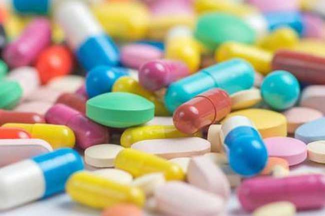 හදිසි ප්‍රසම්පාදන ක්‍රියාවලියක් යටතේ හිඟ ඖෂධ මිලදී ගැනීමට යයි