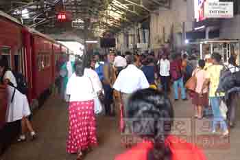 දුම්රිය සේවක වර්ජනය අවසන්