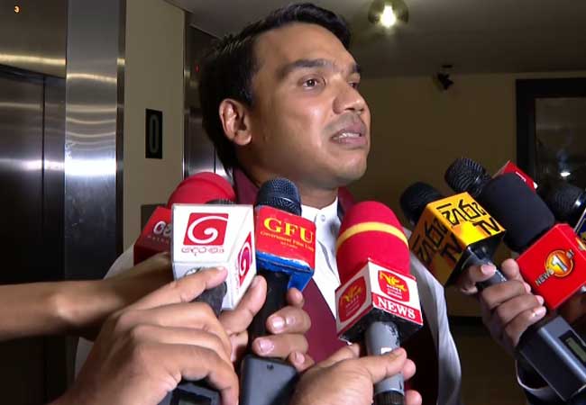 එතුමා ආවේ පොහොට්ටුවේ මුදල් ඇමති විදියට - නාමල්