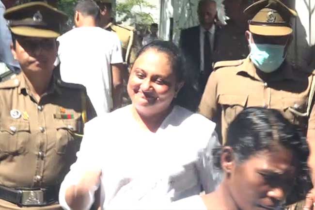 දමිතා යළි රිමාන්ඩ්