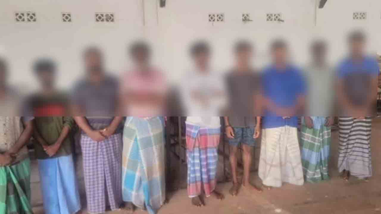 17 ராமேஸ்வரம் மீனவர்கள் கைது!