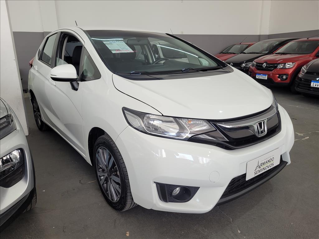 Armando Veículos Nissan