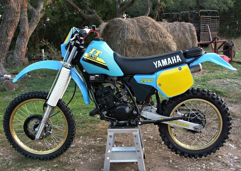 If only there were some pictures of a Yamaha IT200 floating around ...