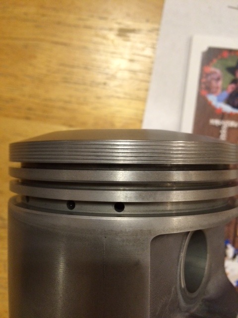piston anti detonation grooves | Adventure Rider