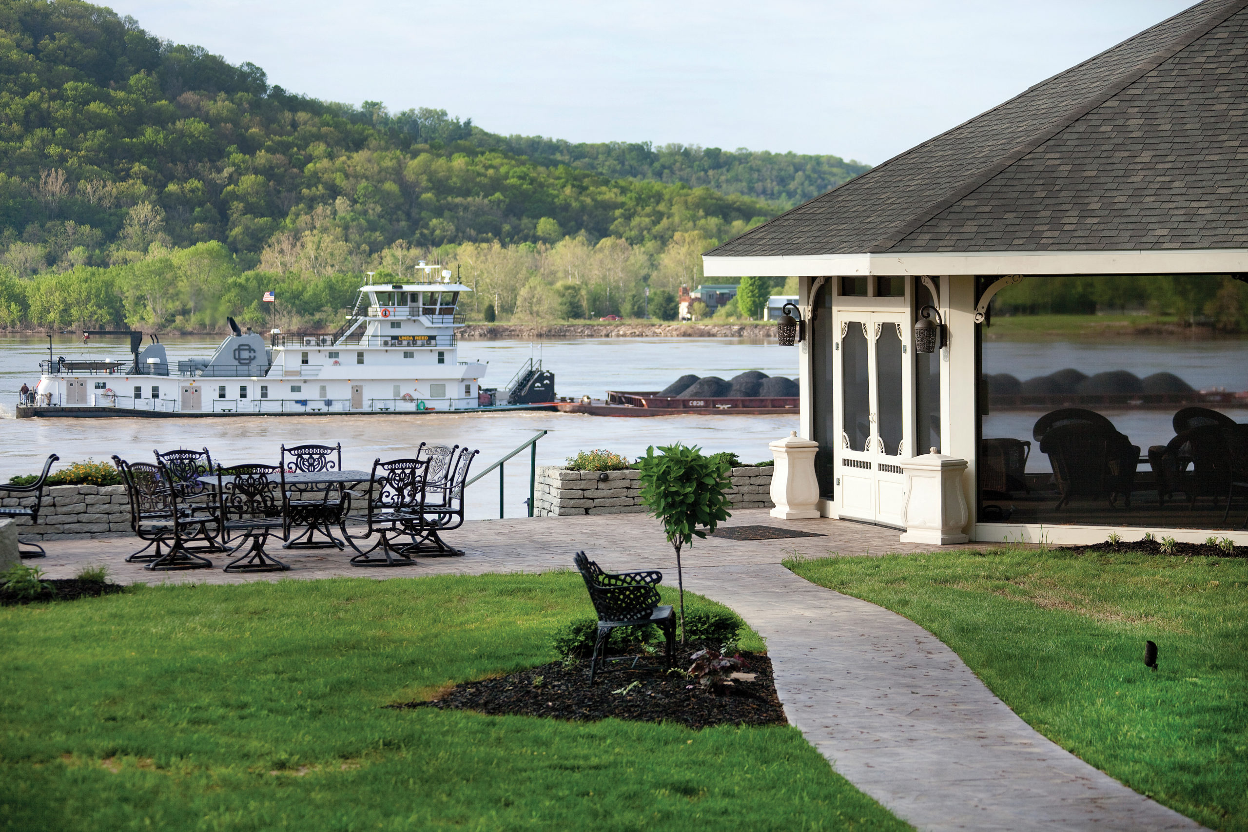 Exploring Kentucky: Riverside Retreat