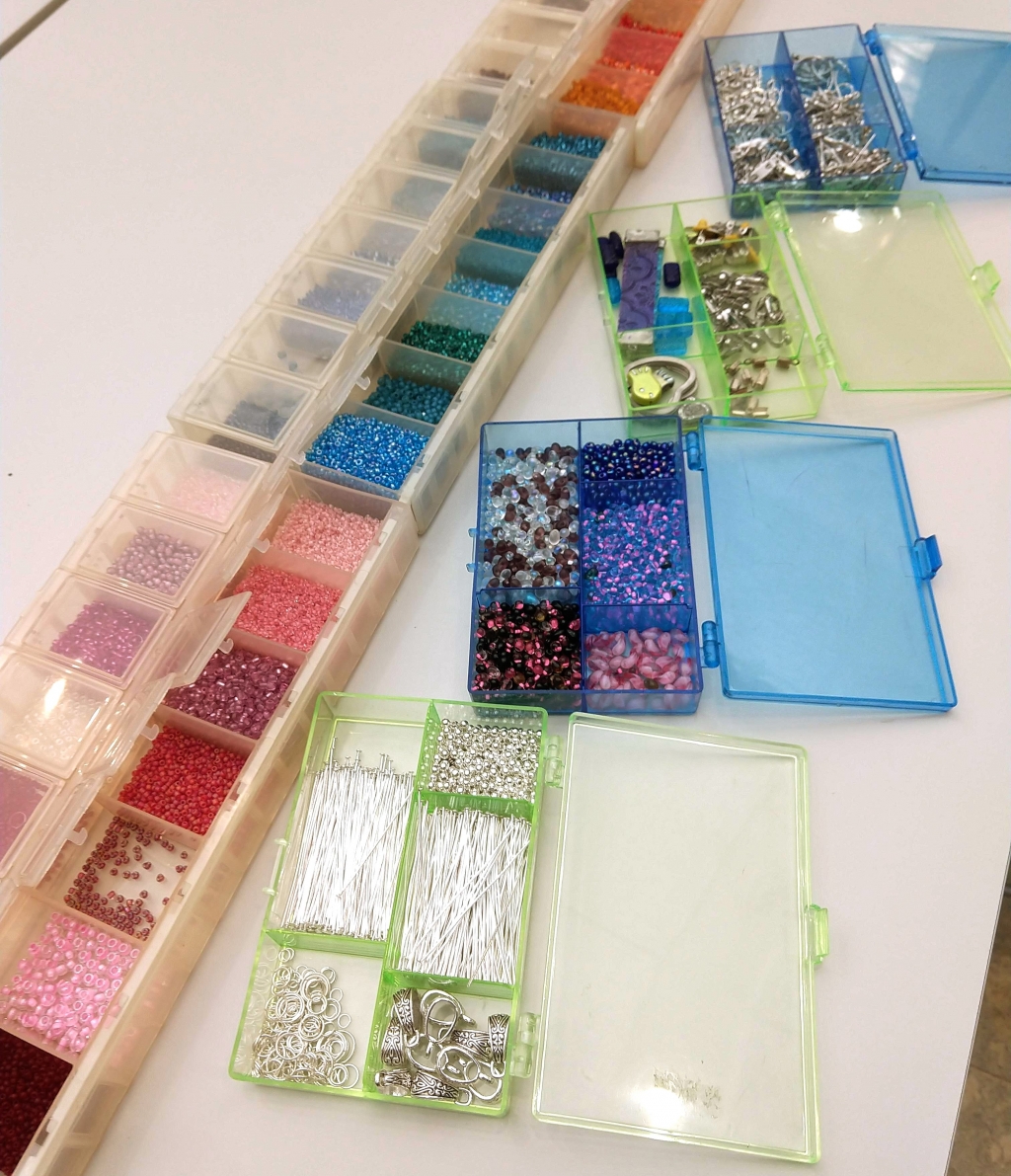 12/13/2023 | Meet the Makerspace: The Beadstro | Goodnow Library