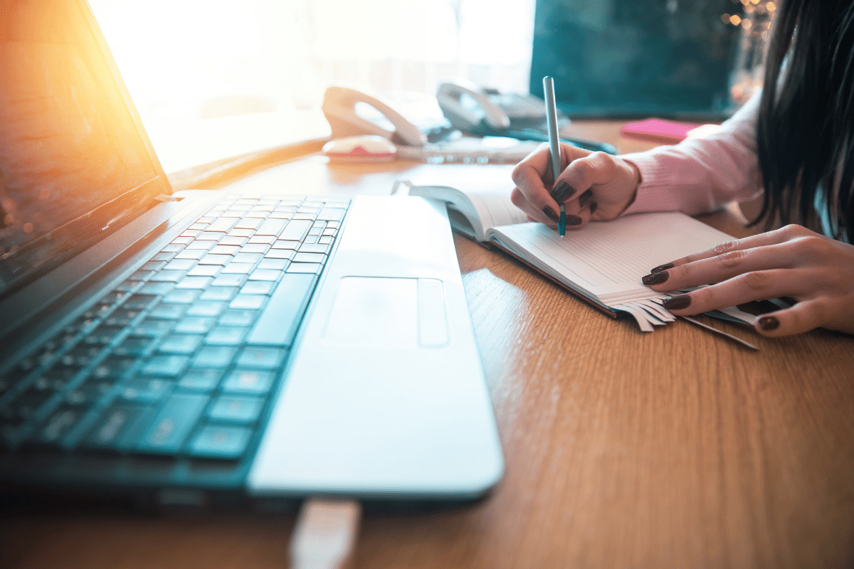 Journalist Writing Standards: A Comprehensive Guide - Yellowbrick