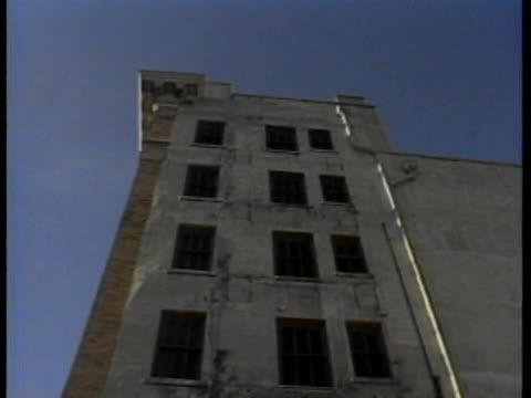 Illustrated Daily; 4119; Sunshine Building: Sundown for the Sunshine ...