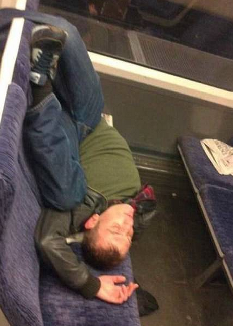 13 People Who Can Fall Asleep Anywhere!