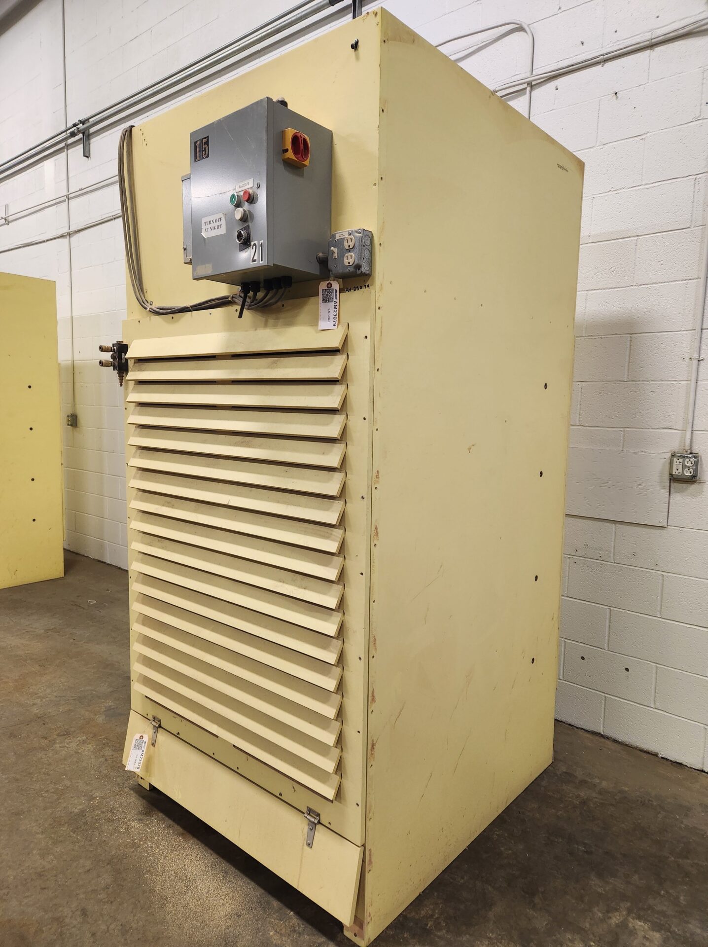 5,500 cfm Custom System UCB-1 Booth & Backdraft Dust Collector AM23079 ...