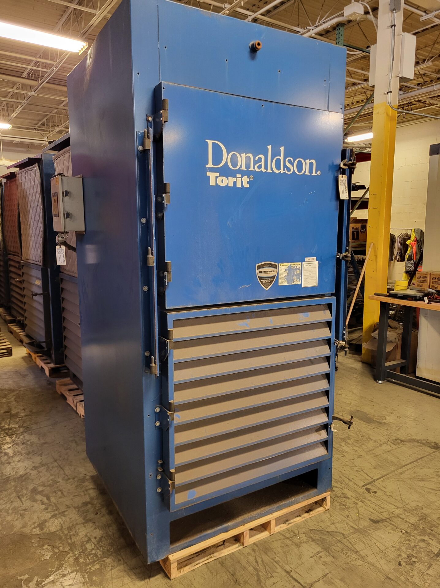 5,500 cfm Donaldson Torit DWS-6 Booth & Backdraft Dust Collector ...