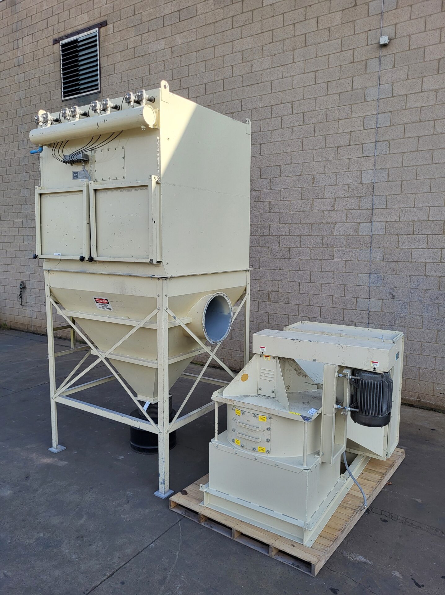 8,000 cfm Camfil Farr 16L Cartridge Dust Collector AM23760 - AM Industrial