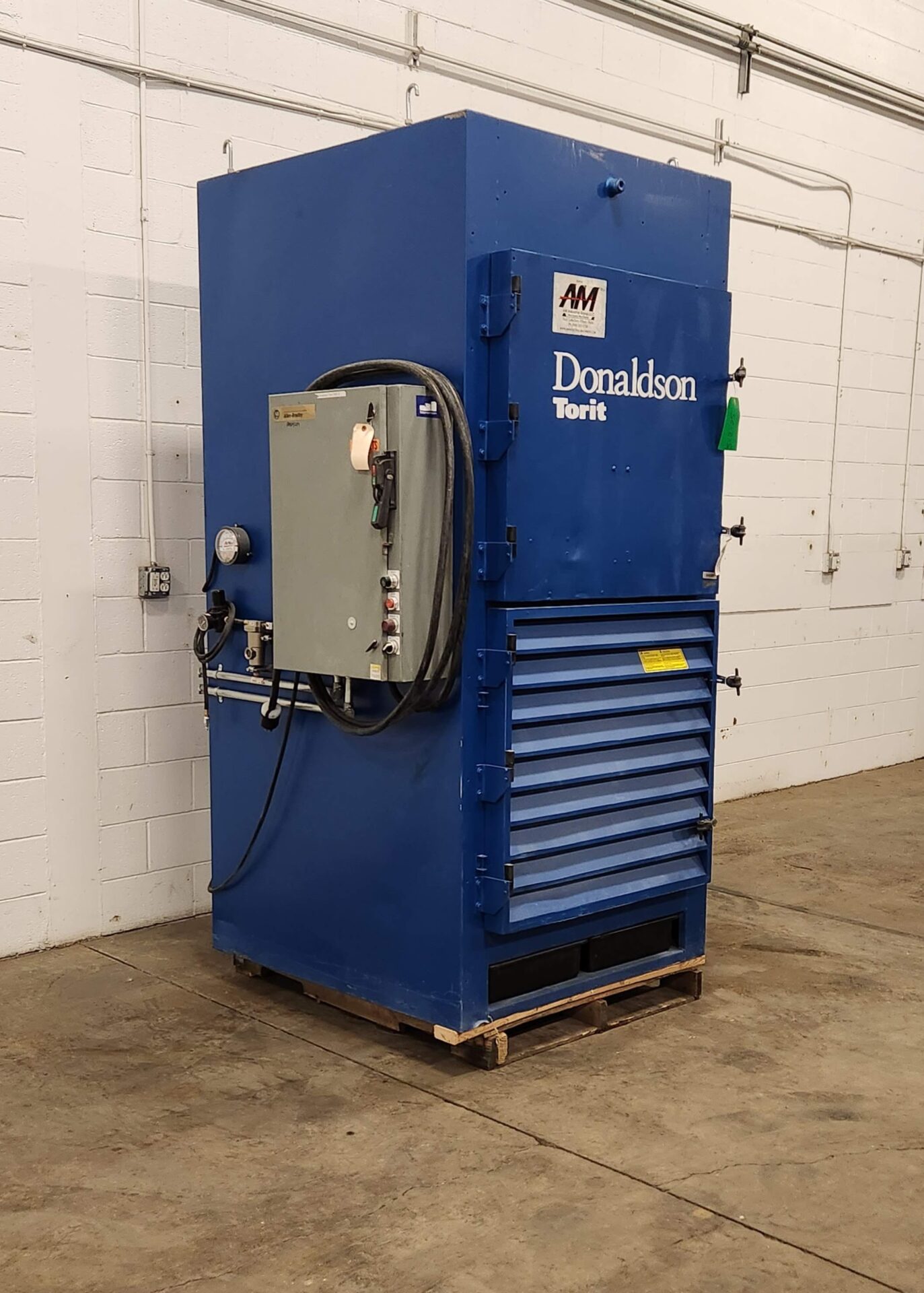 5,500 cfm Donaldson Torit DWS-6 Booth & Backdraft Dust Collector ...