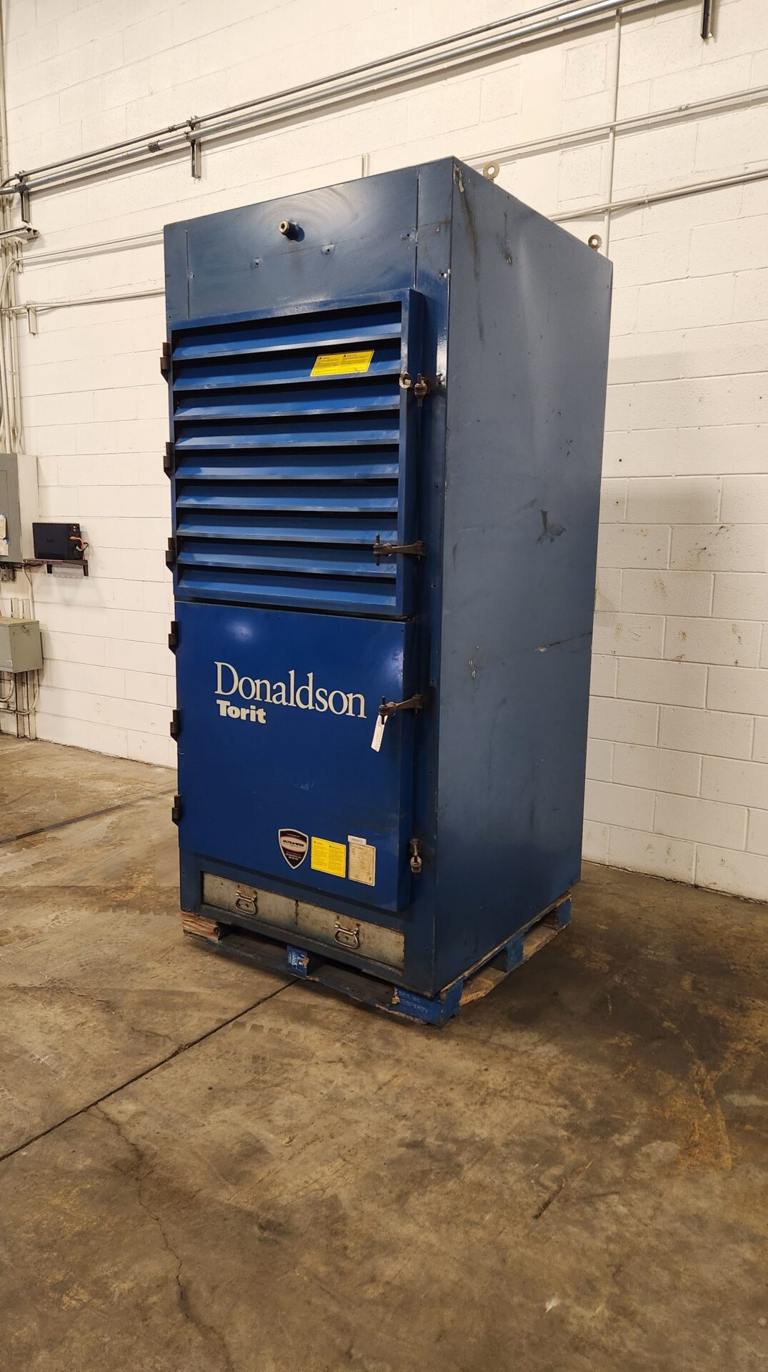 5,500 cfm Donaldson Torit DWS-6 Booth & Backdraft Dust Collector ...