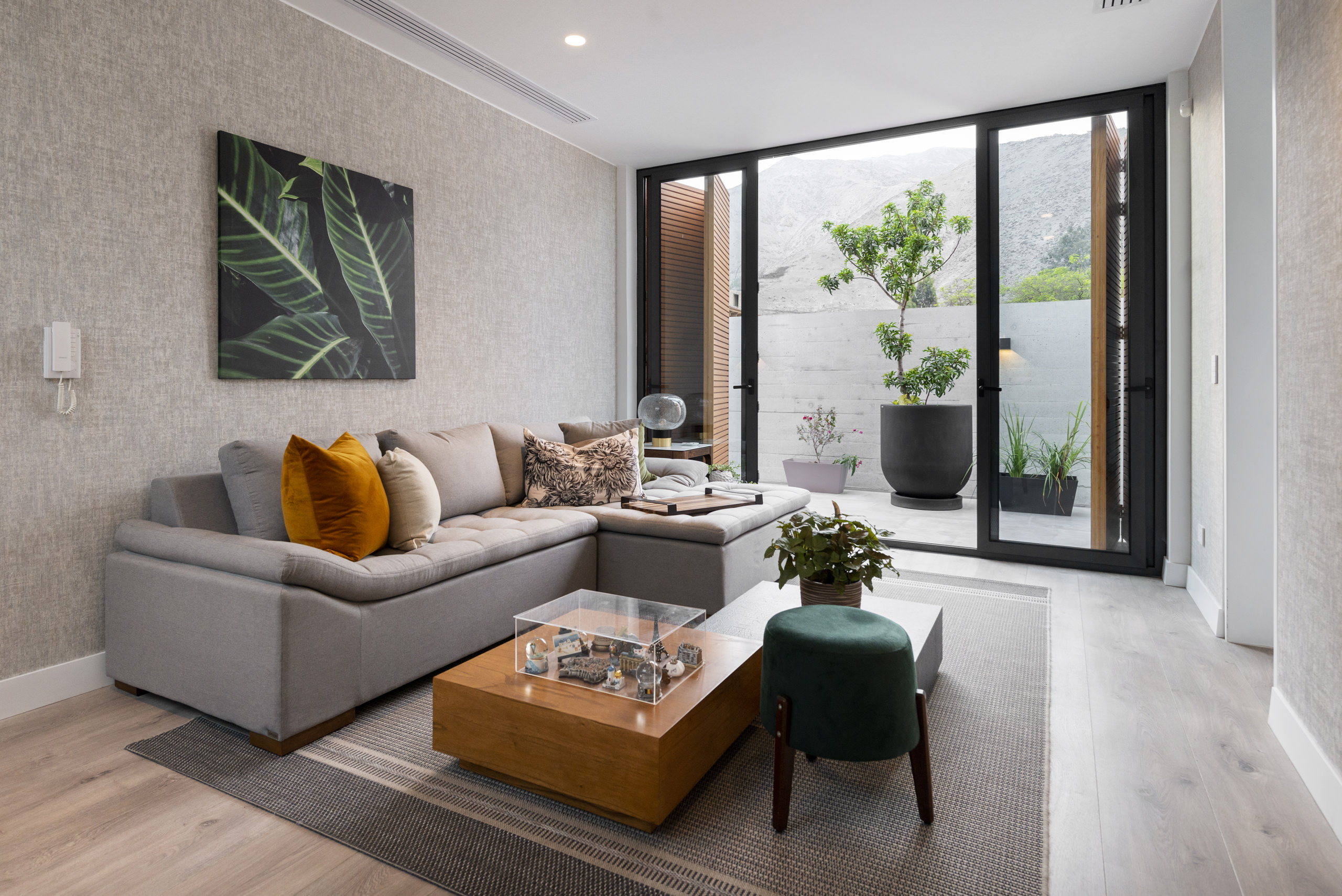 Atmosphere of Balance – La Planicie by Carla Canepa Design Studio | The ...