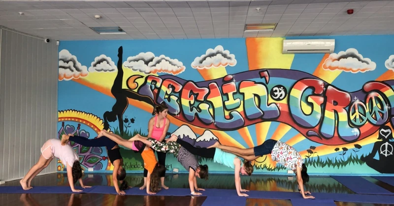Yoga, gymnastics + acrobatics = Flying Yogis | Kidsbook