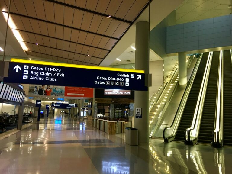 Dallas Fort Worth Airport Guide (DFW) | Airport Parking Reservations