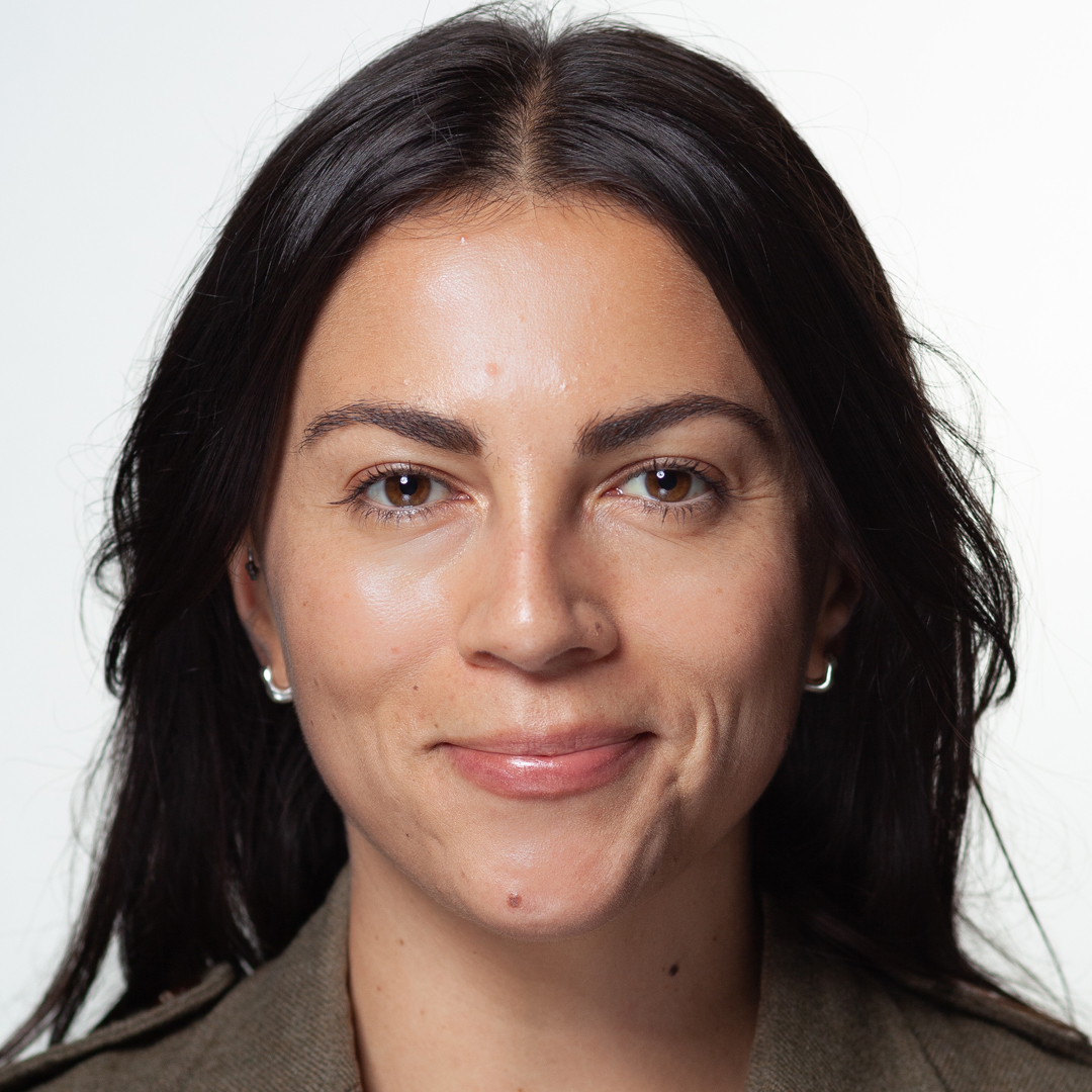 Worthington, Samantha