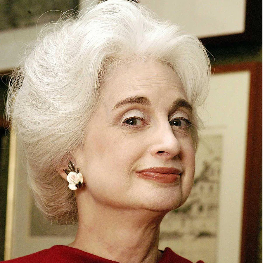 Miss Manners: All family members, estranged or not, belong in an ...