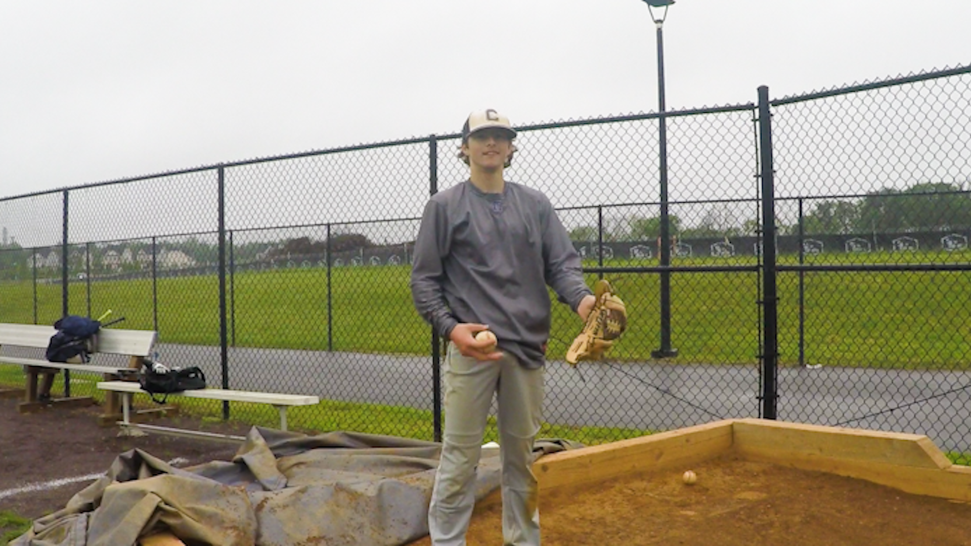 Por raro defecto de nacimiento es un imbatible lanzador de «bolas ...