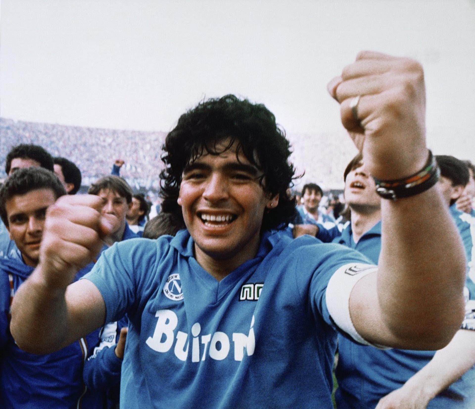 Las 58 Mejores Fotos De Diego Maradona En Su Cumpleaños N° 58 Infobae