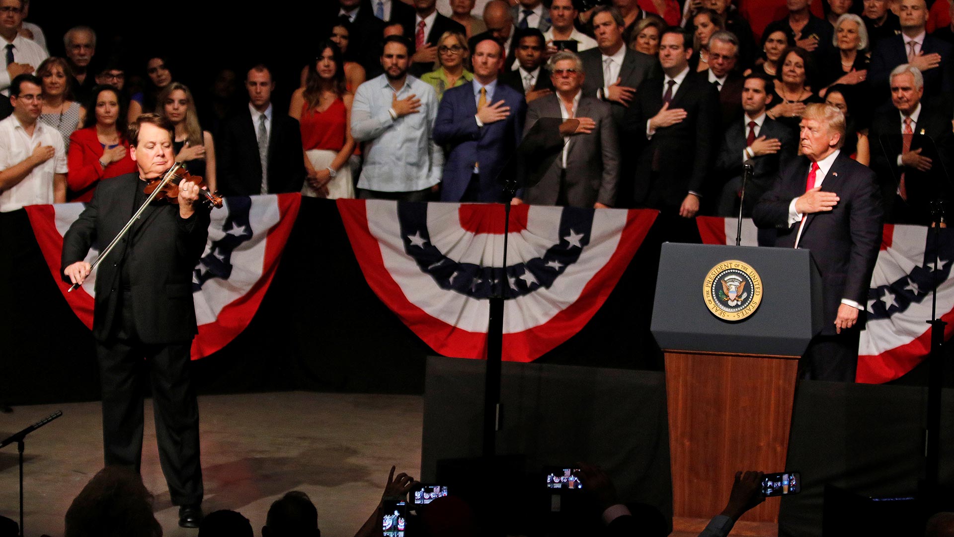 La dramática historia del violinista cubano que conmovió a Donald Trump ...