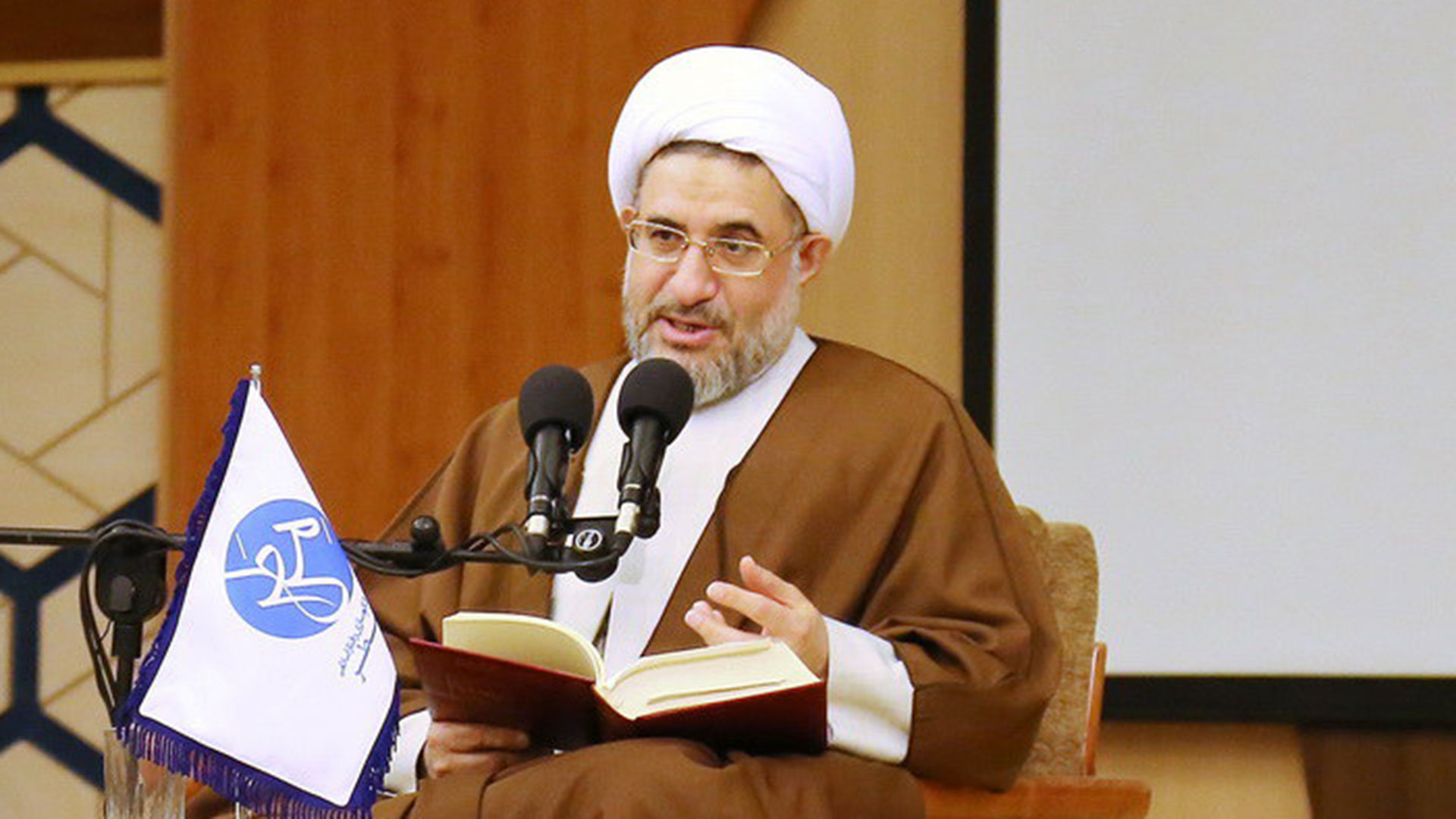 Quién es el clérigo chiíta Mohsen Araki y por qué visitó América Latina ...